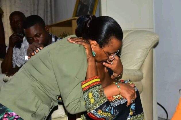 Décès de Tshala Muana : Olive Lembe honore la famille de la reine de ...